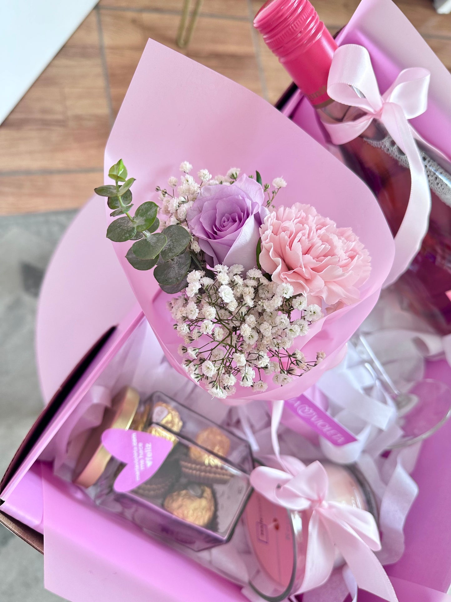 Lovely Box – Floreria Maria Violeta
