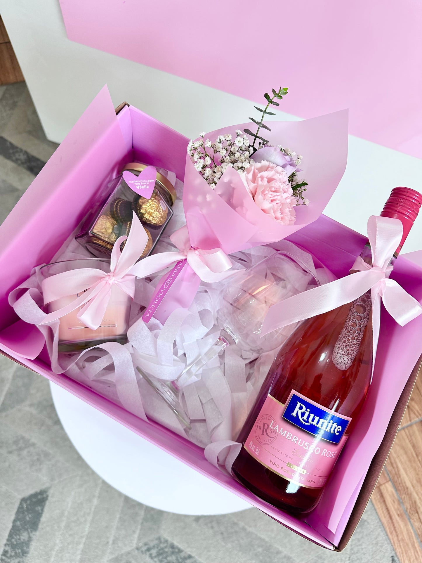 Lovely Box – Floreria Maria Violeta